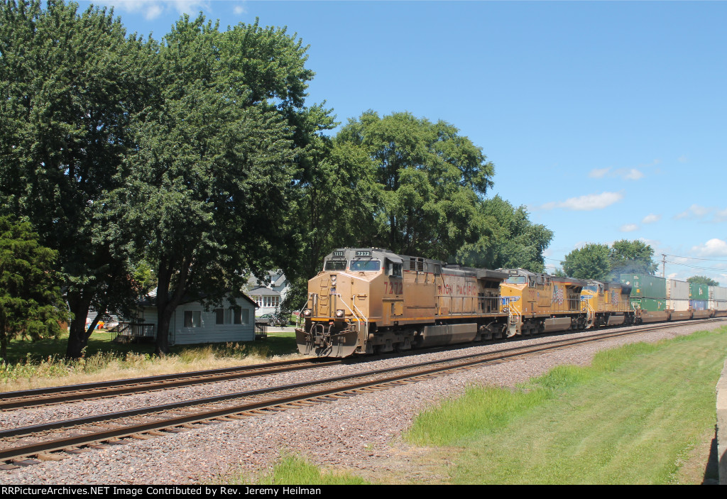 UP 7272 & others (1)